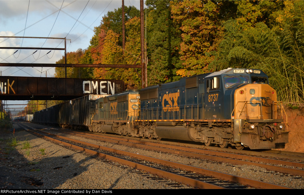 CSX SD60I 8737 leads Q417-19